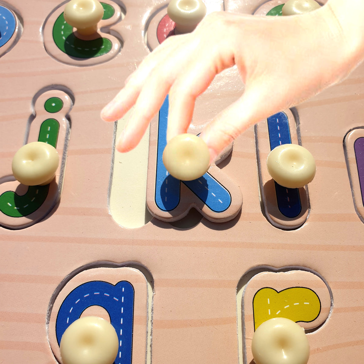 Small abc 2in1 Sorting Knob Board With Drawing Activity – MGT Toys