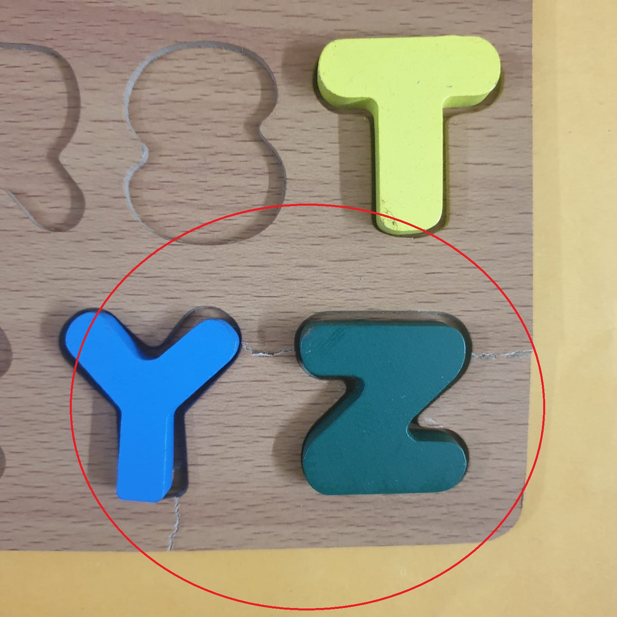 (D&R) Capital Alphabets Board (Words Missing & Board Damage) – MGT Toys